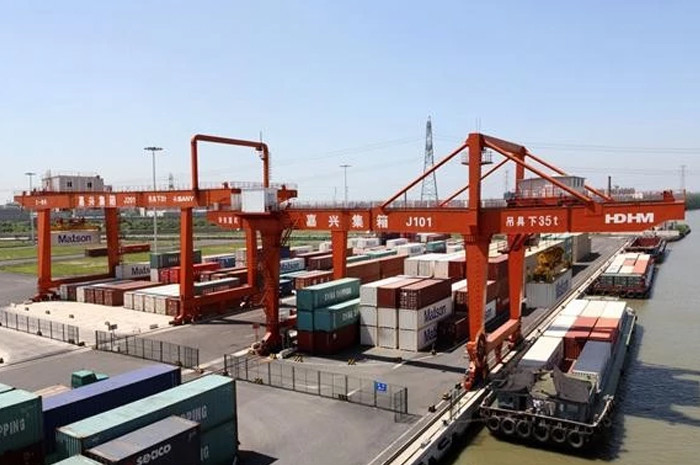 Automatic Electric Shipping Container Crane , Heavy Working Duty Port ...